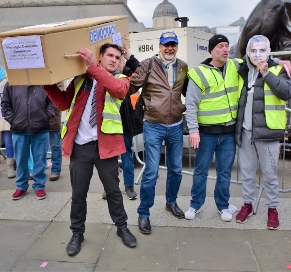 ULEZ Protest Trafalgar Square [Jan 2023] - Brown Car Guy