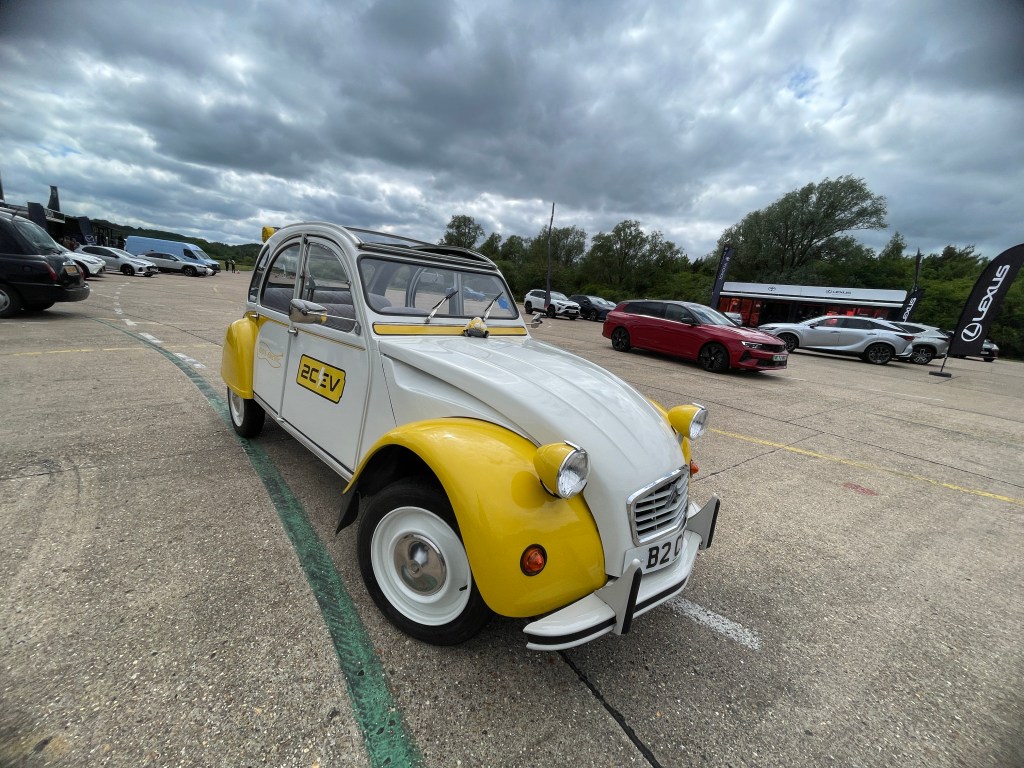 Review Electric Citroen 2CV - Brown Car Guy