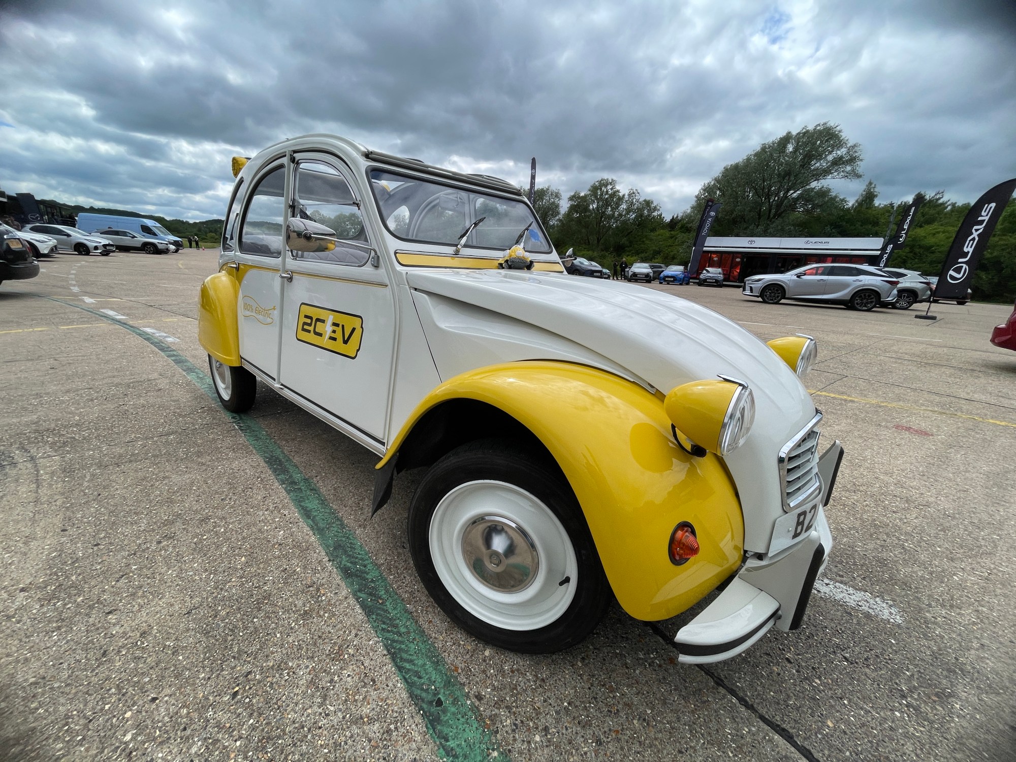 Review Electric Citroen 2CV – Brown Car Guy
