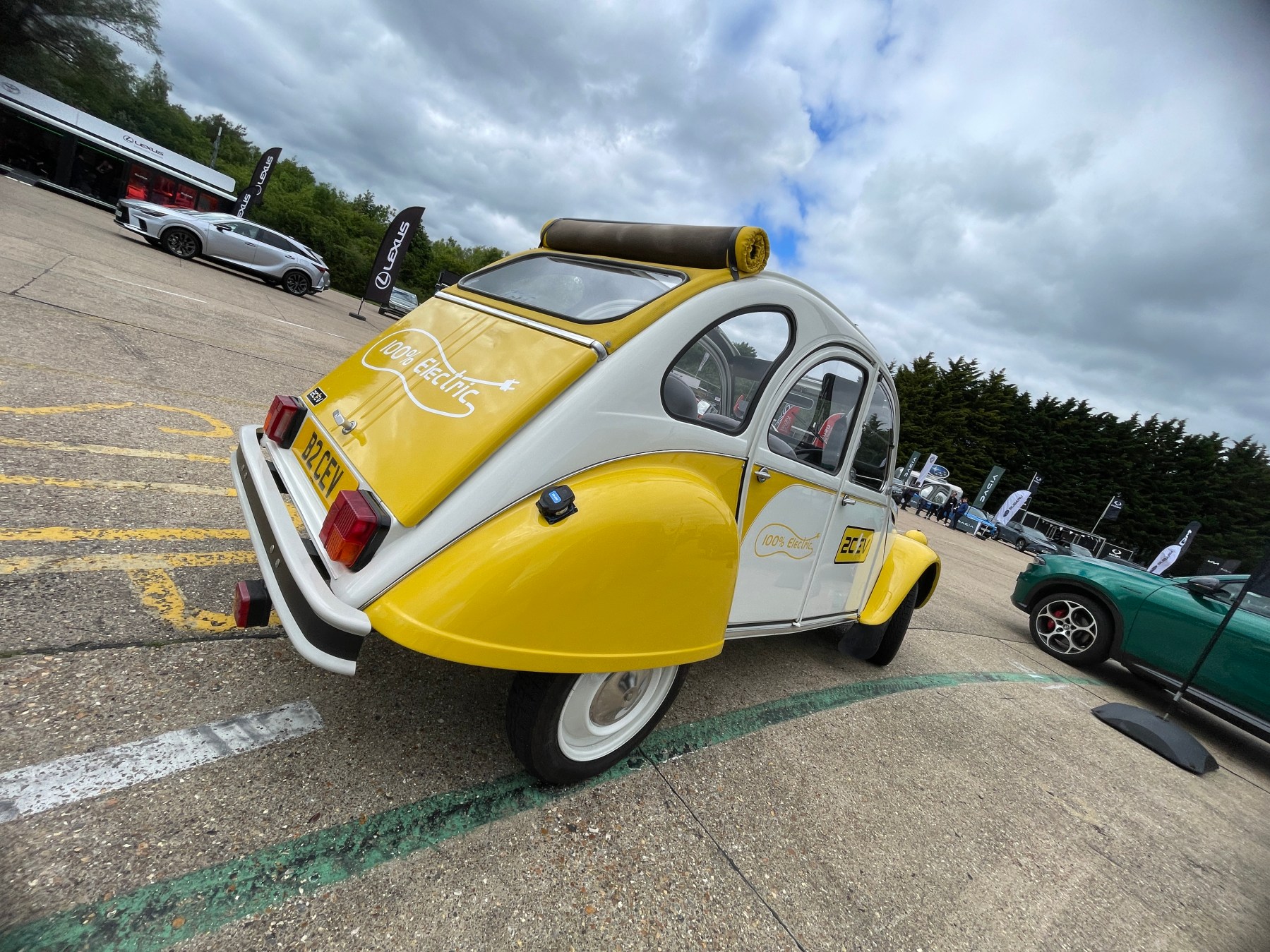 Review Electric Citroen 2CV – Brown Car Guy