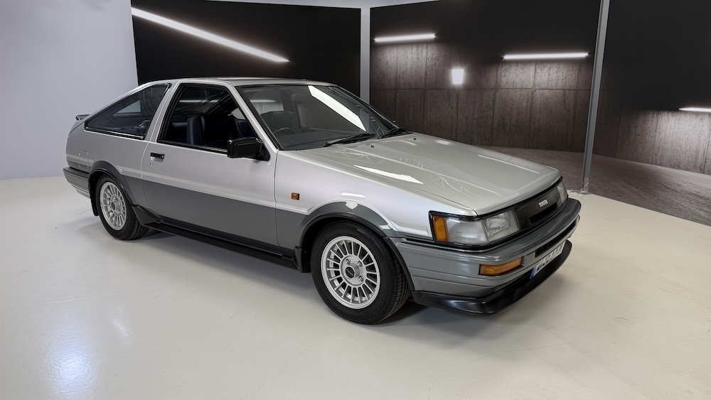 1986 Toyota AE86 Corolla GT Coupé Review - Brown Car Guy