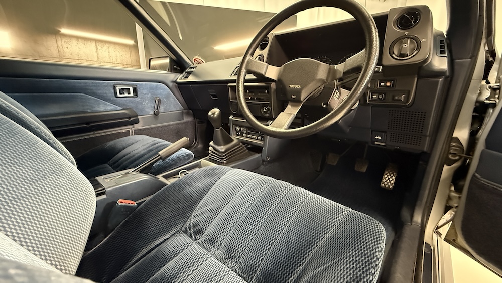 1986 Toyota AE86 Corolla GT Coupé Review - Brown Car Guy